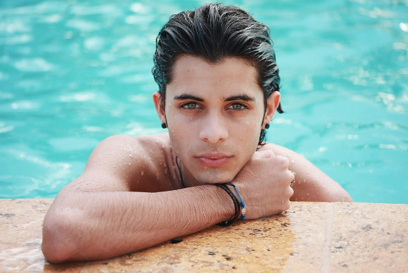 ¿Dónde están las princesas de Erick Brian de CNCO? | La Banda - Univision