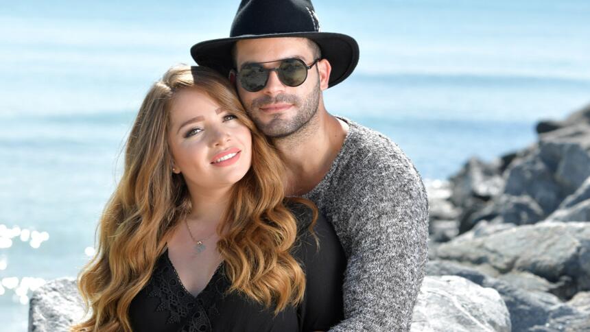 El romántico photoshoot de Sandra Itzel y Adrián Di Monte - Univision