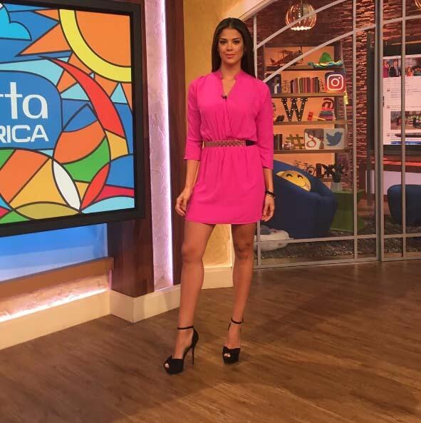 Carolina Ramírez derrite el pronóstico del clima con su outfit - Univision