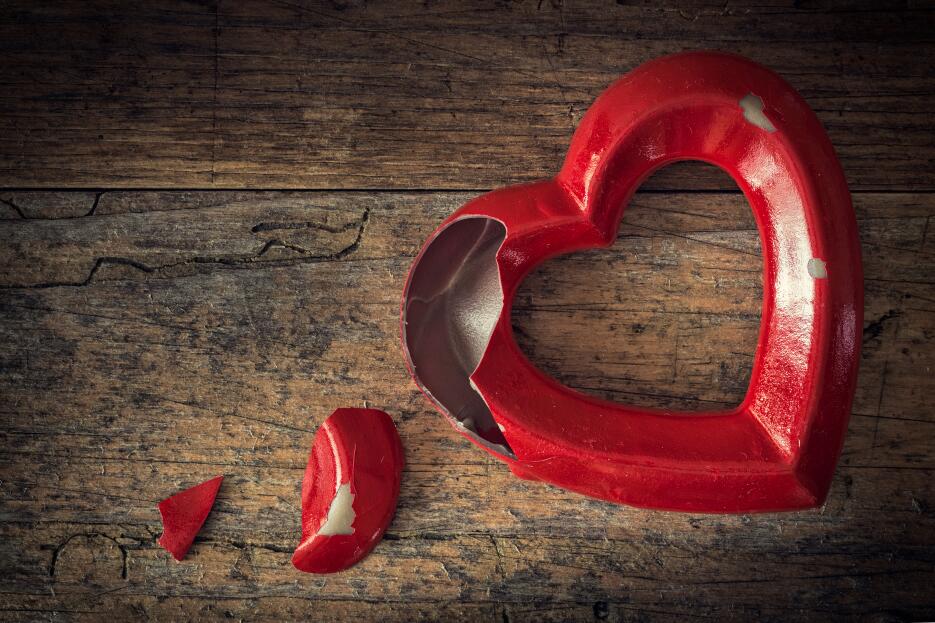 El corazón roto se siente como una quemadura - Univision